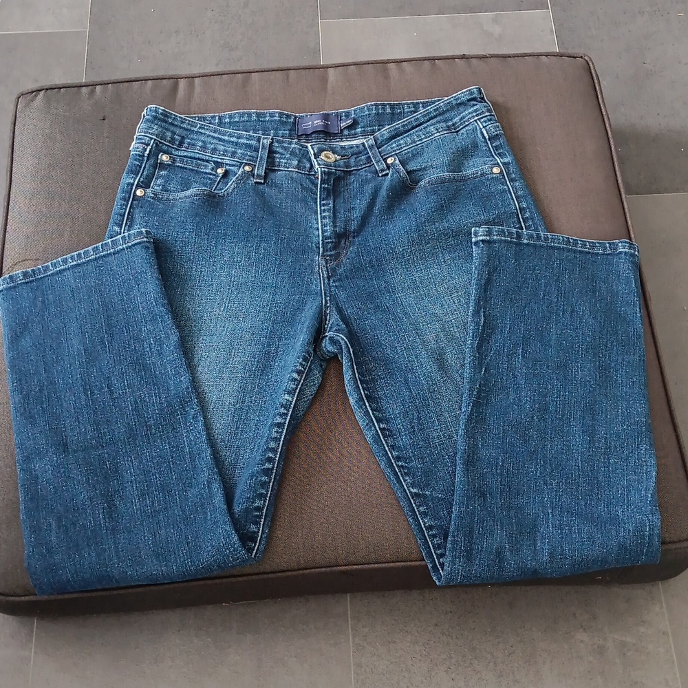 Levi Demi Curve Classic Jean, Great Condition, 10/30, - Gem